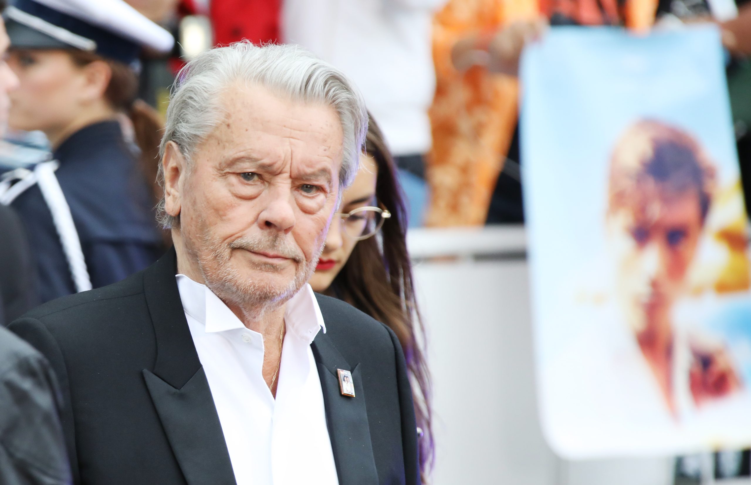 Mort d'Alain Delon : voici ce que va devenir son chien Loubo