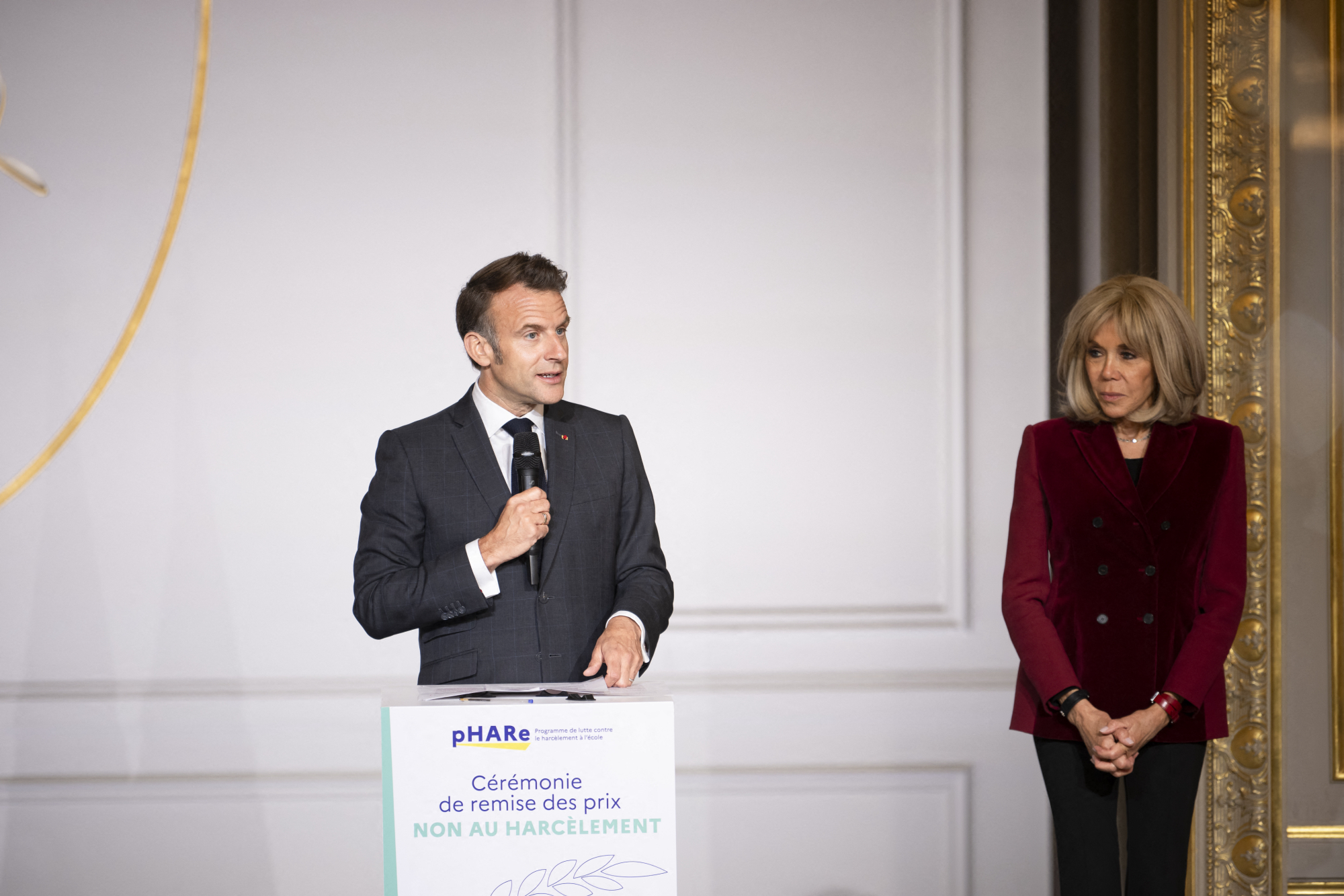 La "gifle" de Brigitte Macron analysée : "Ce n’est pas anodin", le ...