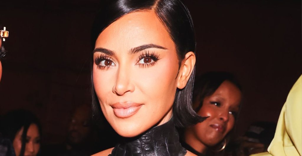 Tendance coiffure 2025 : “flip-up bob”, voici la coupe au carré la plus ...